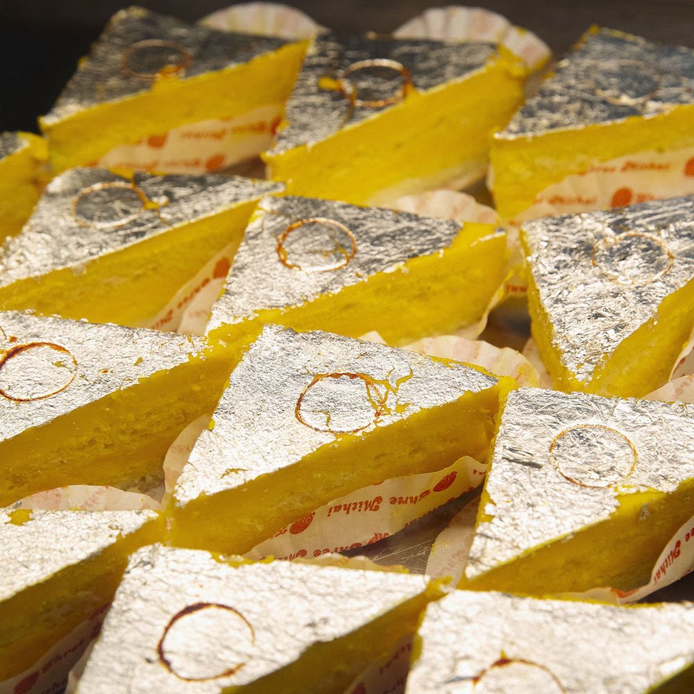 Mango Sandwich – Shree Mithai