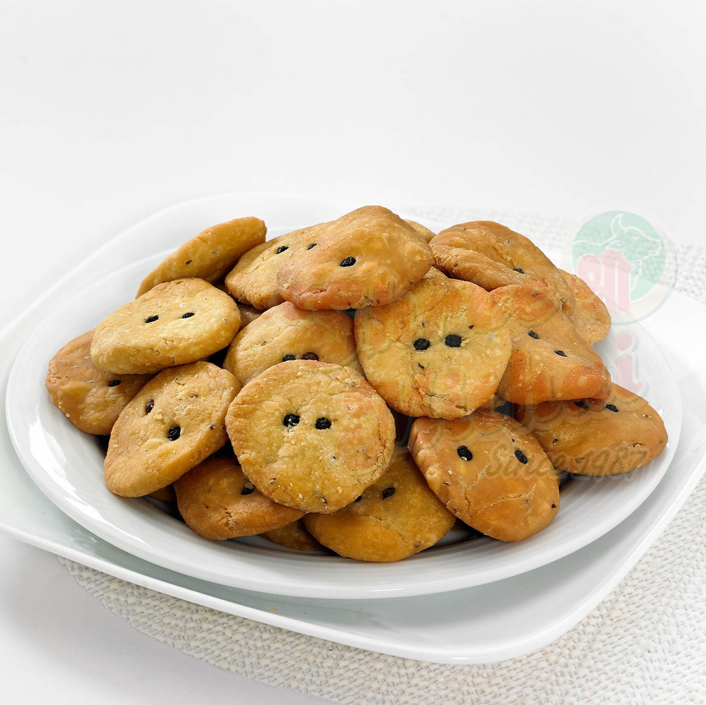 Round Mathri – Shree Mithai